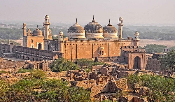 Top 10 places you must see in Bahawalpur