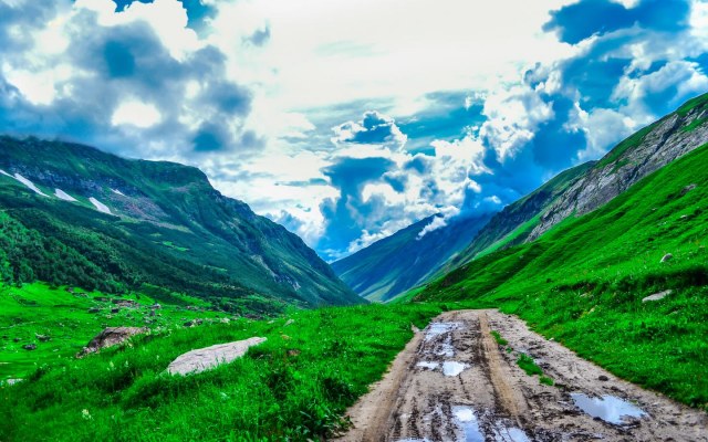 10 Most Scenic & Beautiful Roads in Pakistan | Zameen Blog