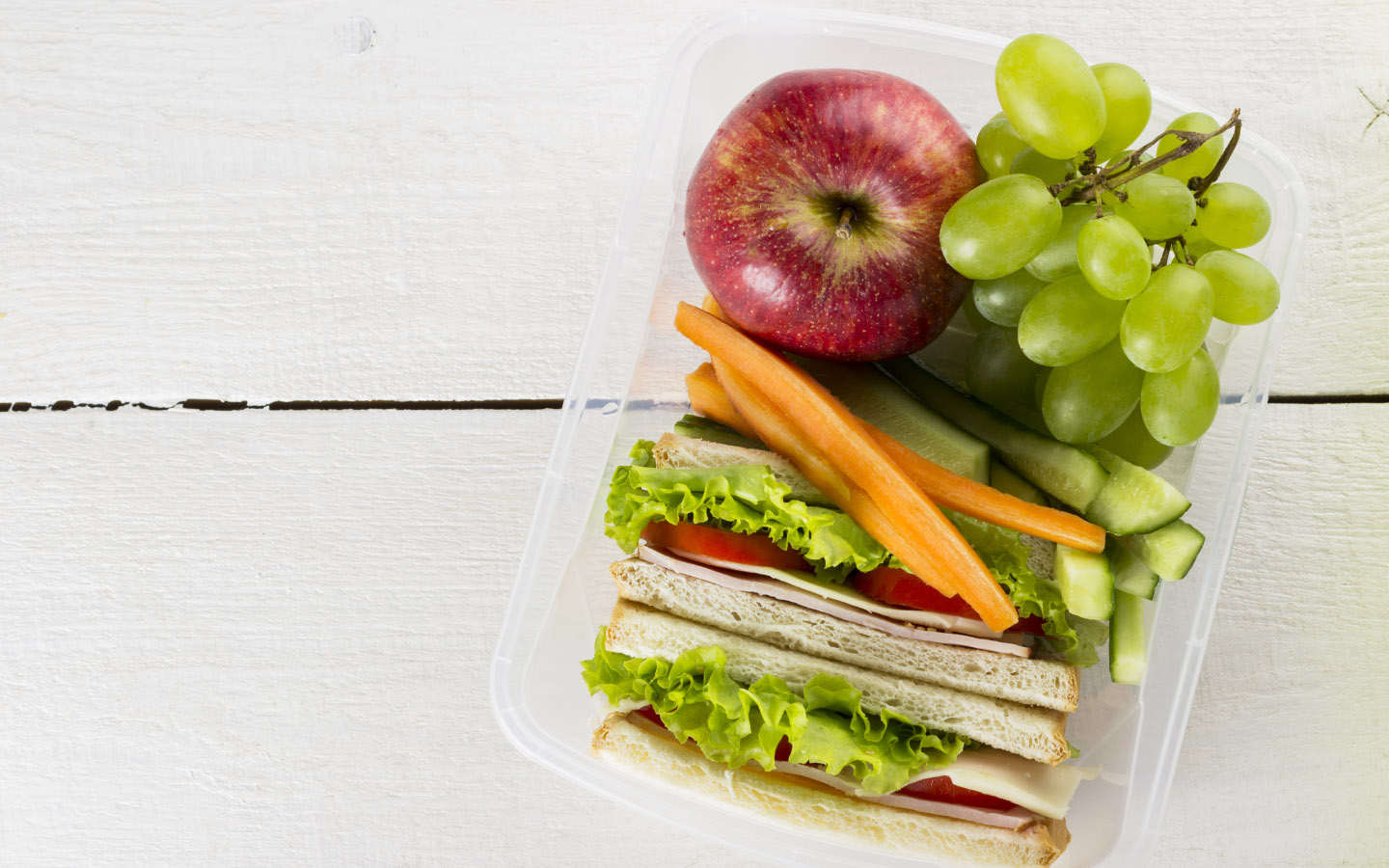 7 of the Best Healthy Snacks for Work | Zameen Blog