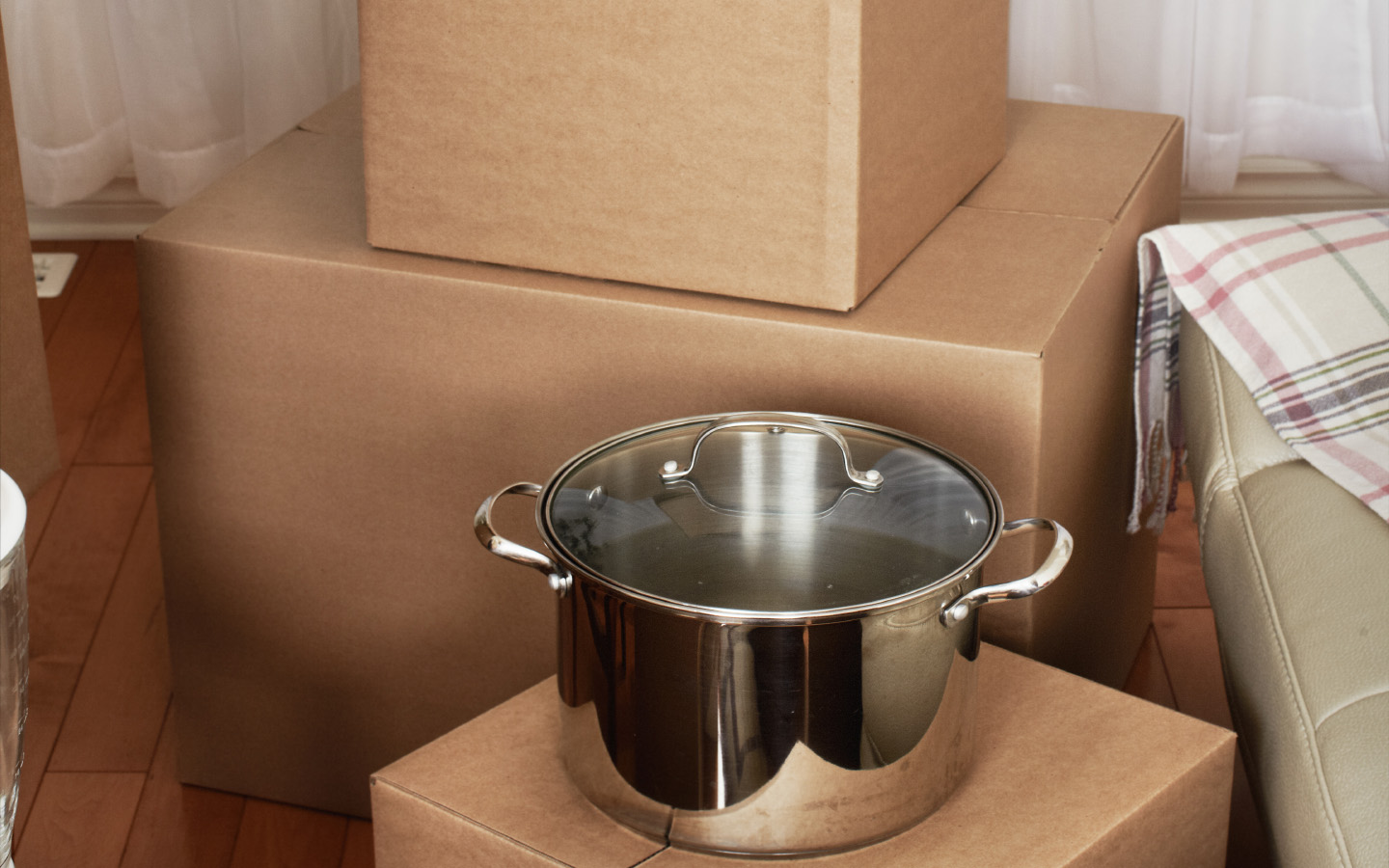 Tips to Pack Your Kitchen for a Move | Zameen Blog