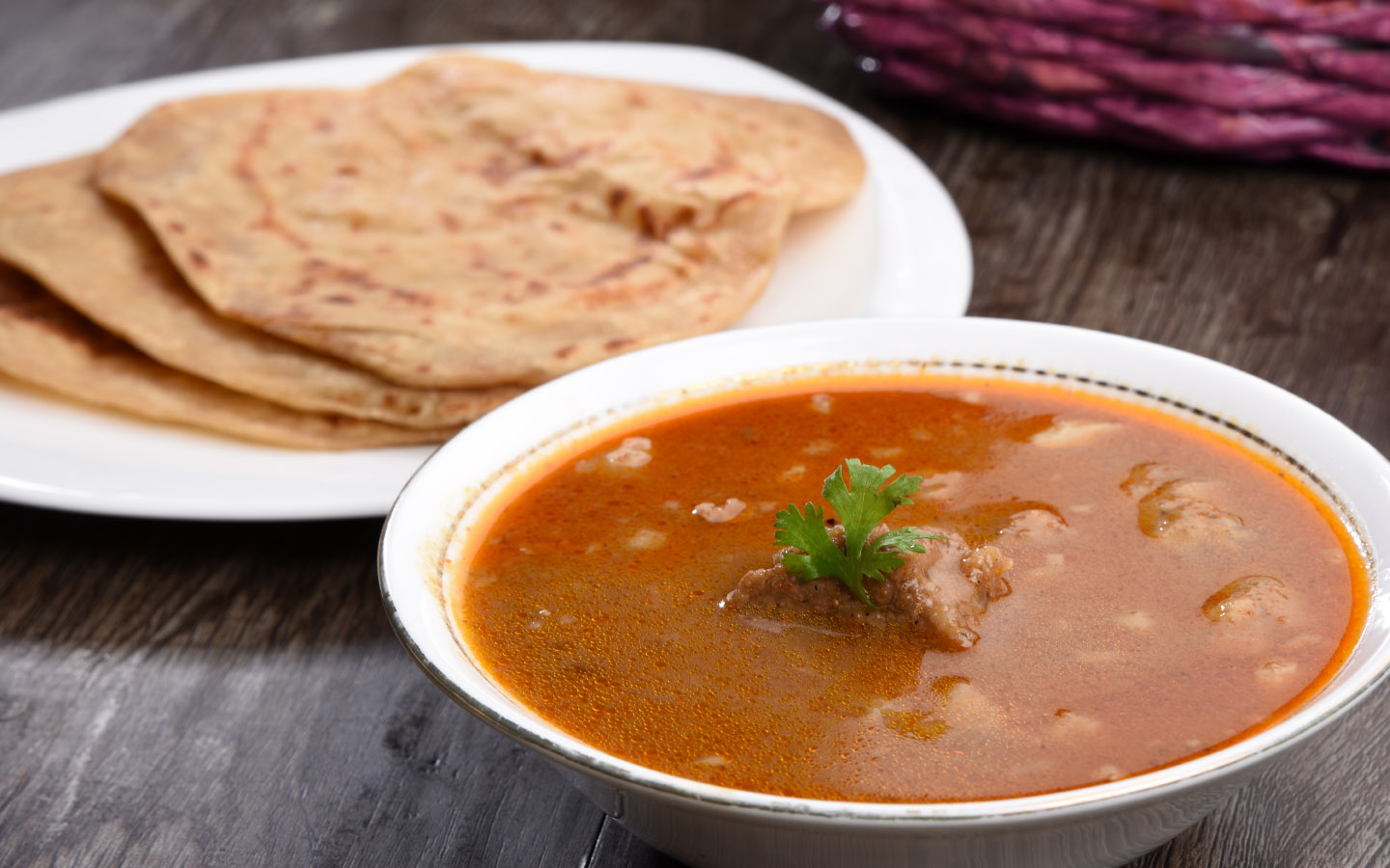 Restaurants Serving Best Nihari in Karachi | Zameen Blog