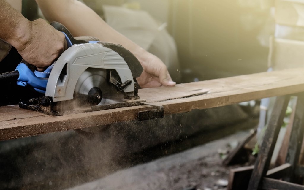 Avoid These 6 Common DIY Mistakes | Zameen Blog