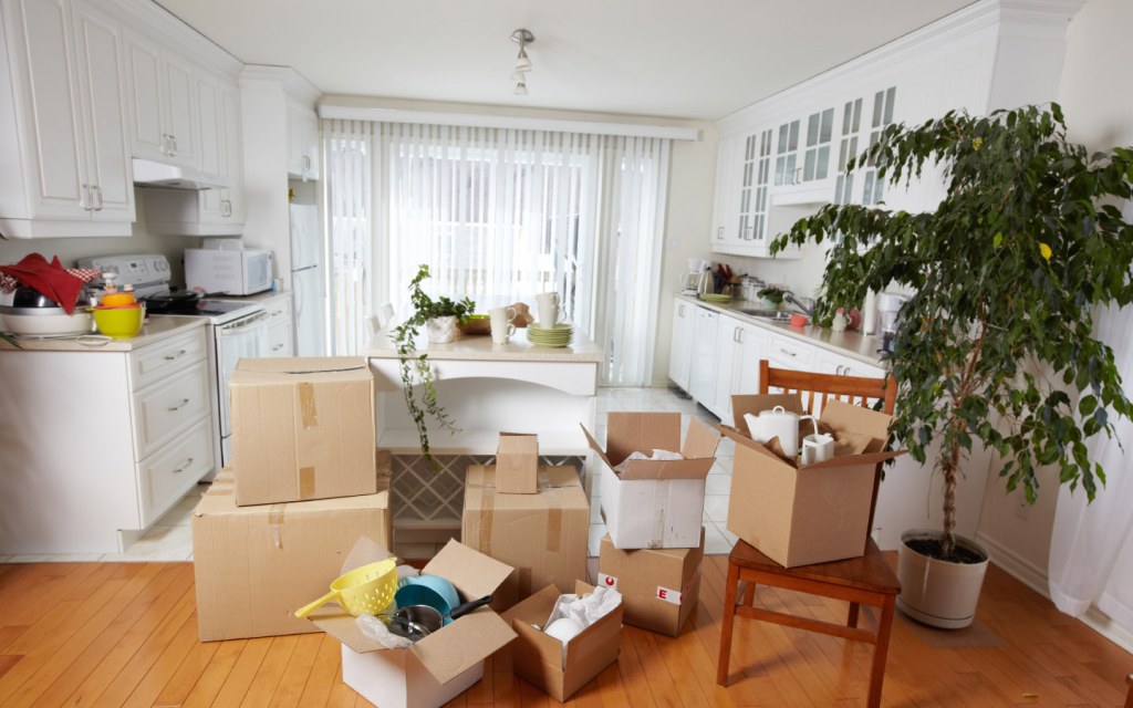Tips to Pack Your Kitchen for a Move | Zameen Blog