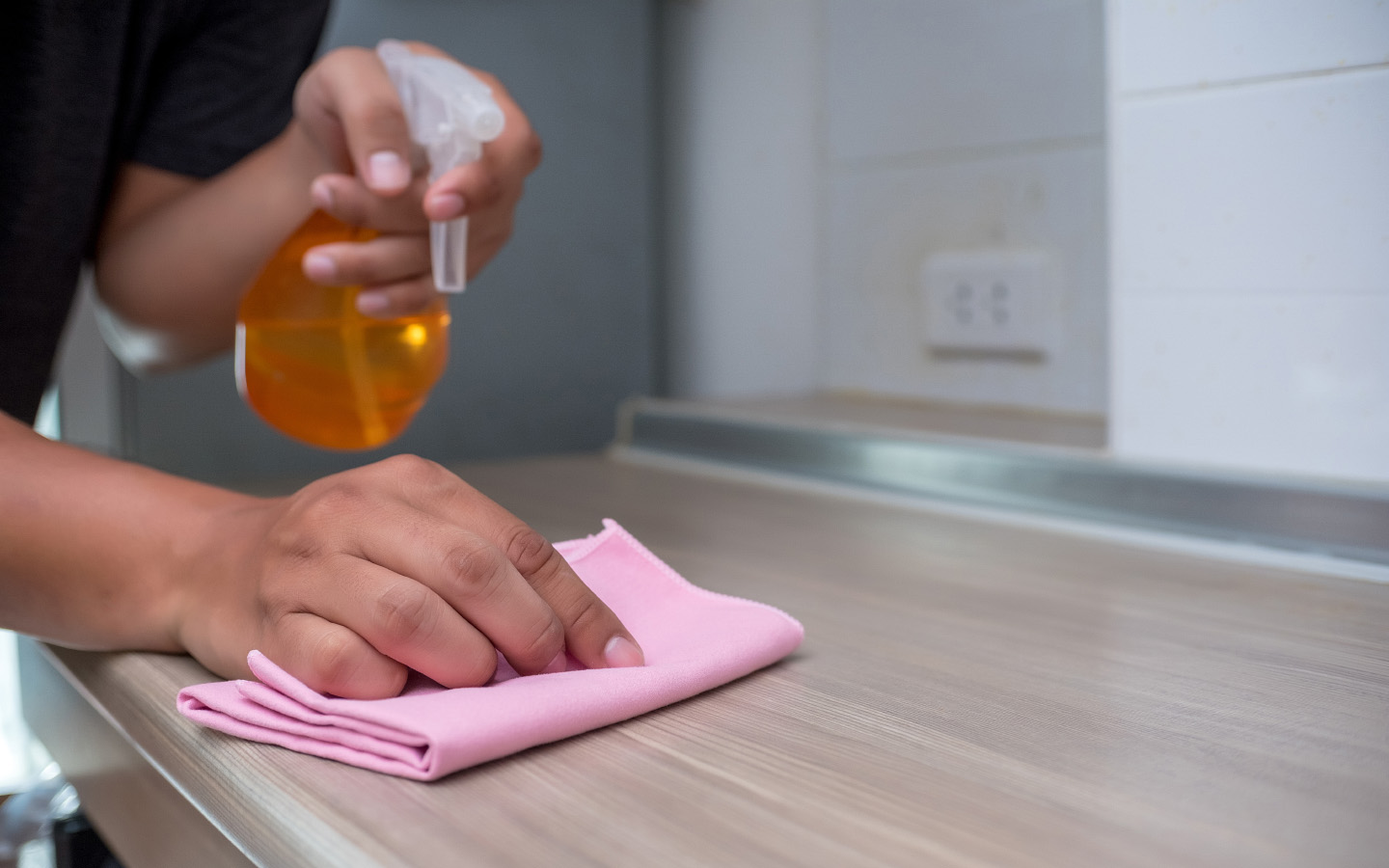 10 Bad Housekeeping Habits You Should Quit Right Now | Zameen Blog