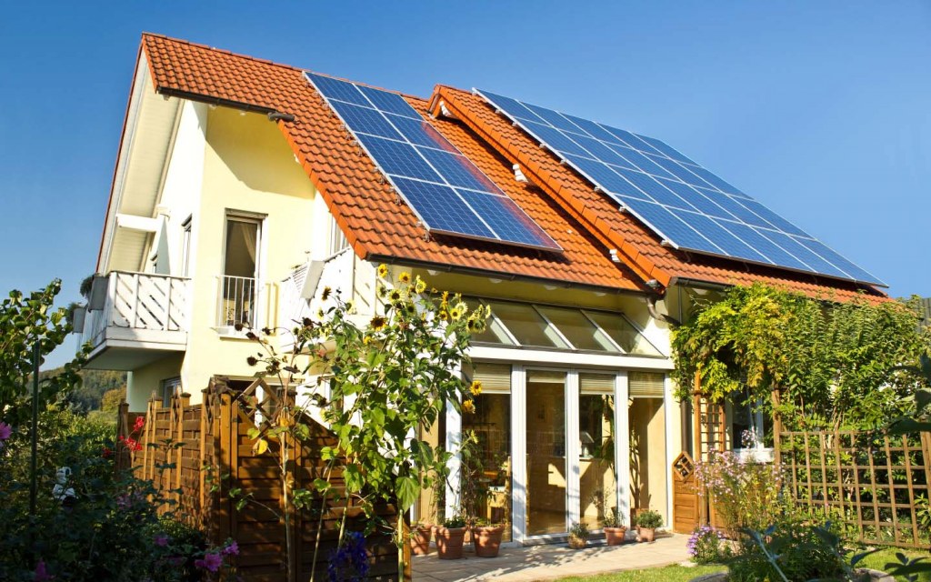 Things to Know Before Installing Solar Panels on Your Home | Zameen Blog