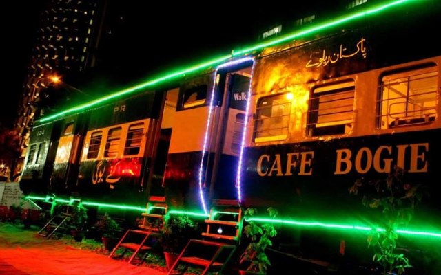 Best Restaurants With Live Music In Karachi | Zameen Blog