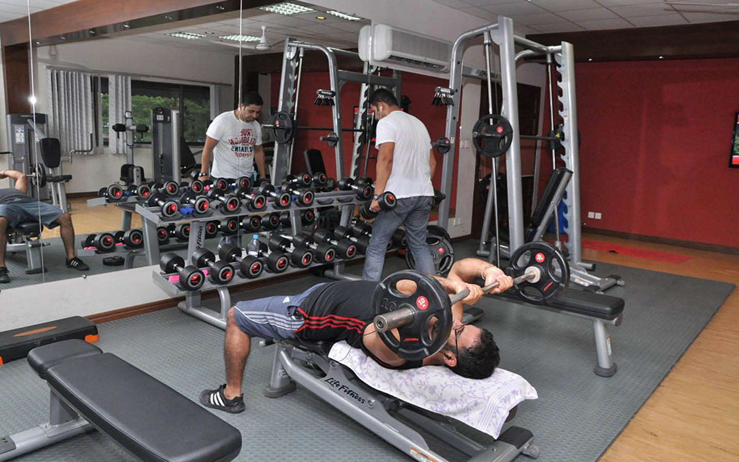 Living in DHA Lahore: Schools, Restaurants, Parks & More! | Zameen Blog