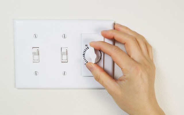 10 Tips to Keep Your Home Safe While on Holiday | Zameen Blog