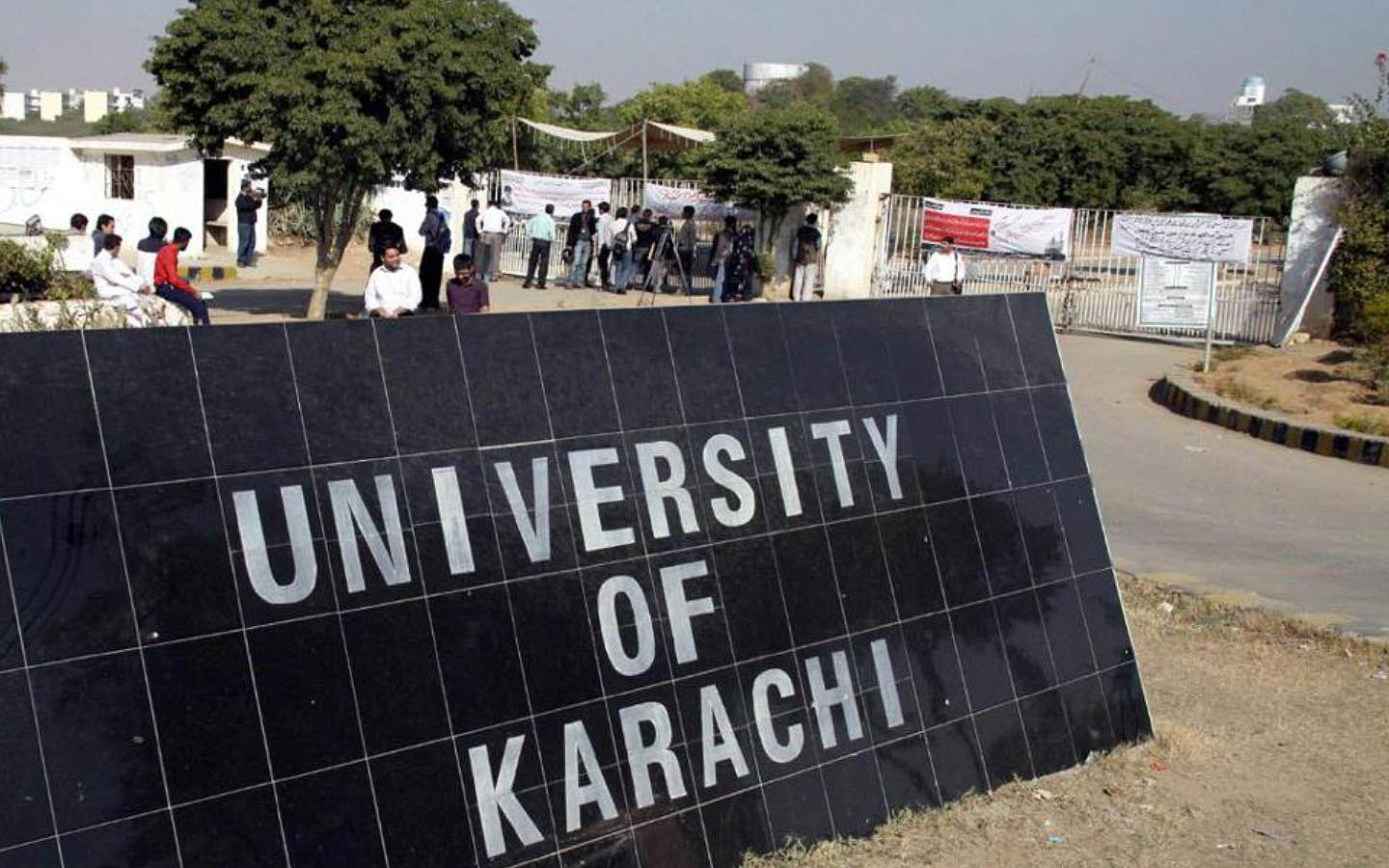 A Complete Route Guide on University Road, Karachi | Zameen Blog