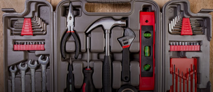 Basic Car Toolkit for Emergencies & Sudden Repairs | Zameen Blog