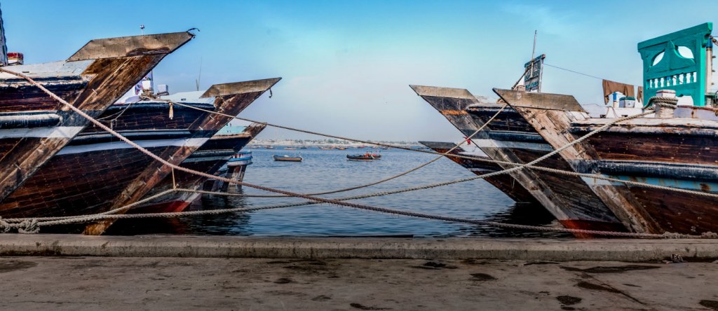 Fishing Spots in Karachi: Do Darya, Port Qasimg & More! | Zameen Blog