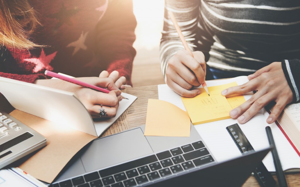 Top 3 Universities Offering Distance Learning in Pakistan | Zameen Blog