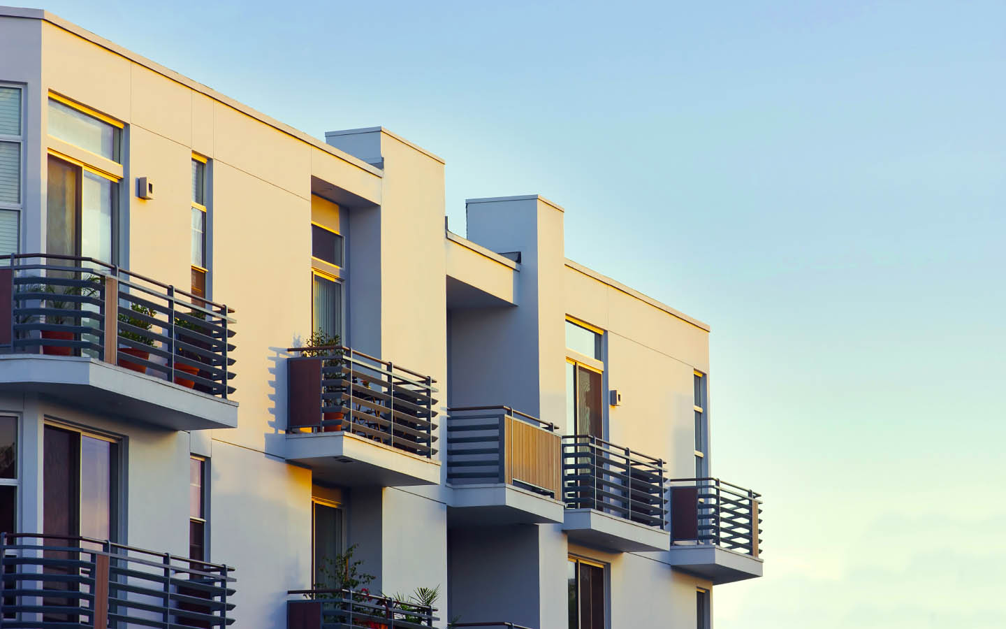 House vs Apartment: Better Living Option | Zameen Blog