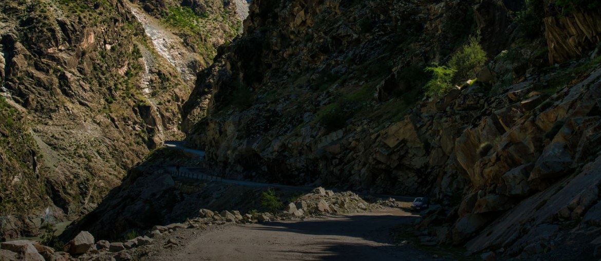 8 of the Most Dangerous Roads of Pakistan | Zameen Blog
