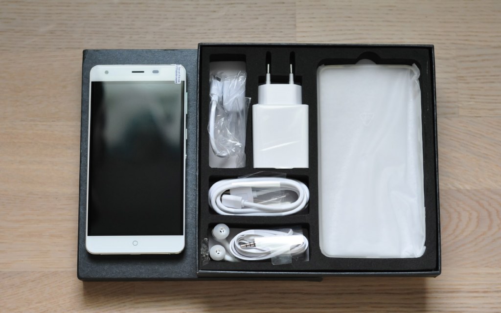 How to Import a Smartphone to Pakistan| Zameen Blog