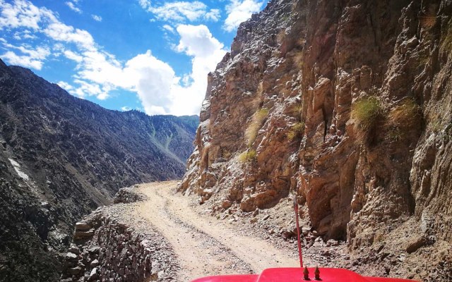 8 of the Most Dangerous Roads of Pakistan | Zameen Blog