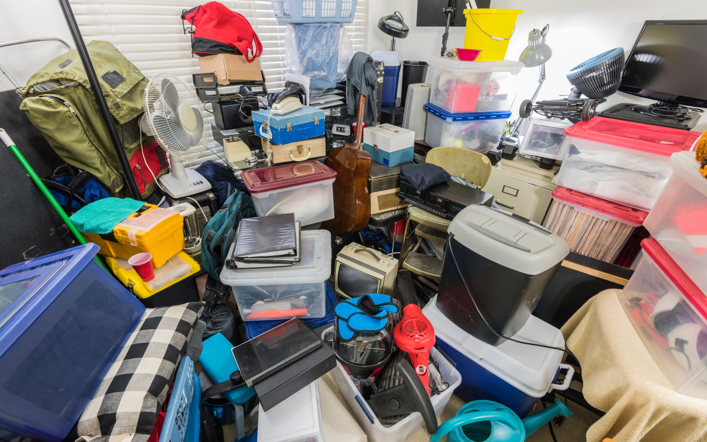 How to Overcome Hoarding and Organise Your Home | Zameen Blog