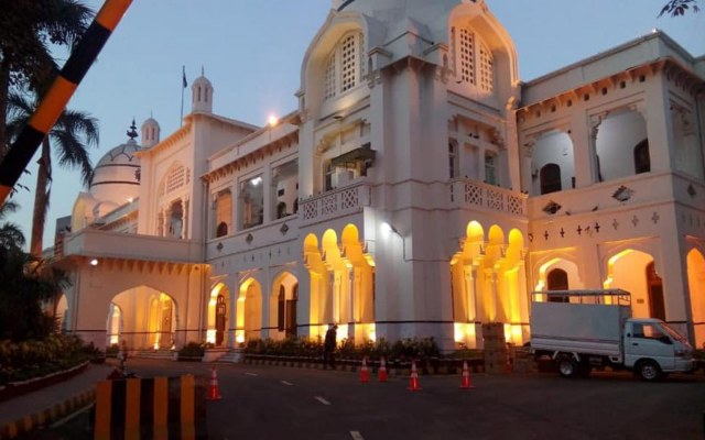 Top Medical Universities in Lahore: CMH, KEMU, UHS & More | Zameen Blog
