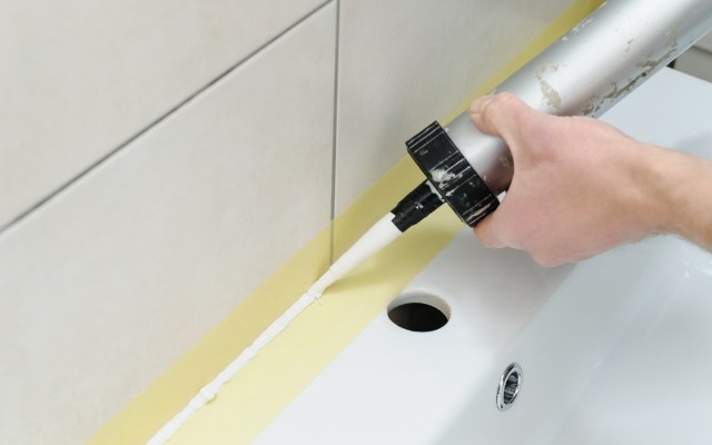 A Guide on How to Waterproof Your Walls | Zameen Blog