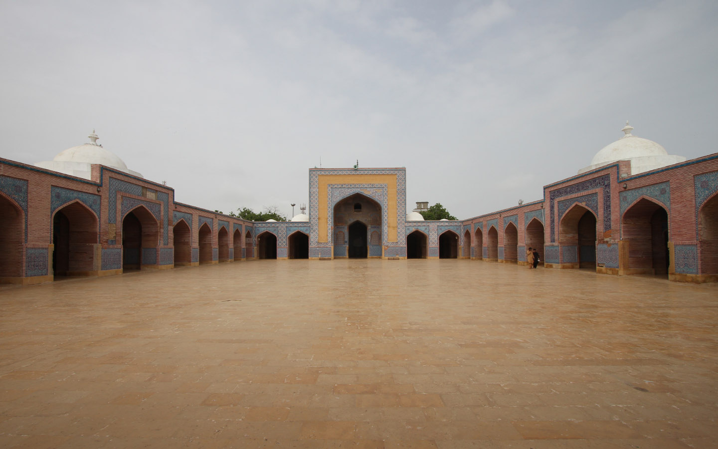 Shah Jahan Mosque in Thatta: A Hidden Gem | Zameen Blog