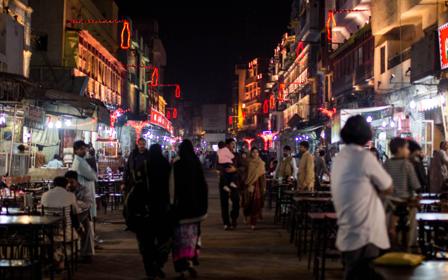 Exploring The Historic Food Streets in Lahore | Zameen Blog