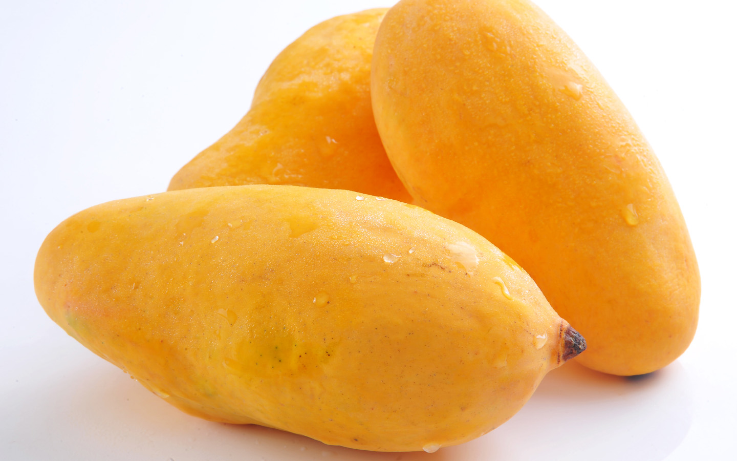 Popular Fruits in Pakistan: Kinnow, Dates, Mangoes & More | Zameen Blog