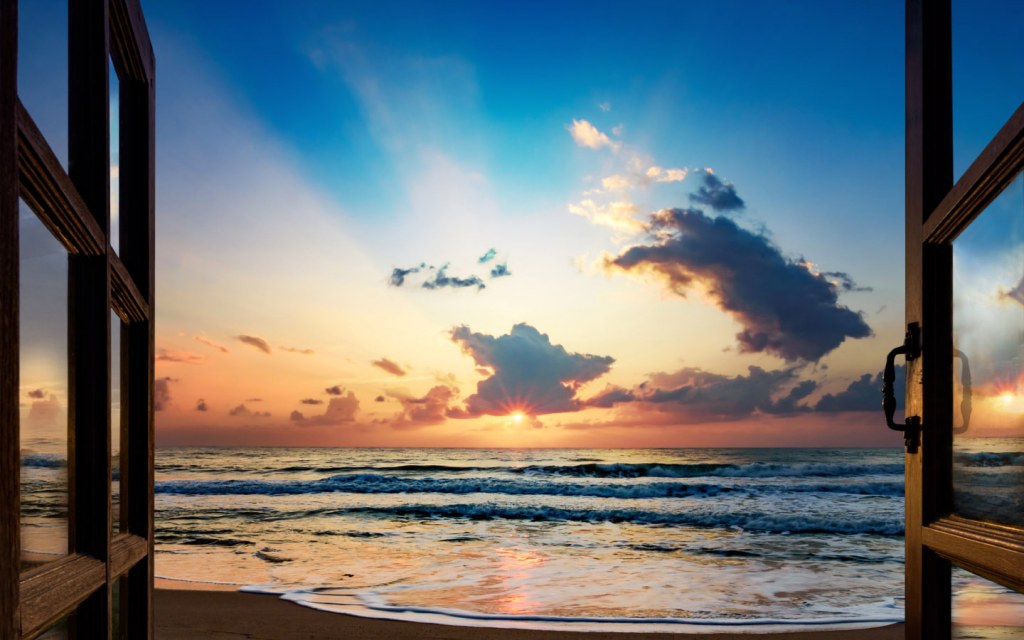 Beachfront Living: All the Pros and Cons | Zameen Blog