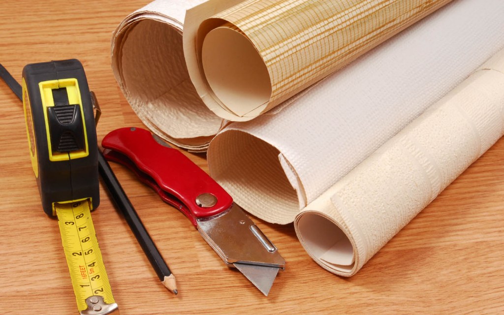 A Beginner’s Guide on How to Wallpaper a Room | Zameen Blog