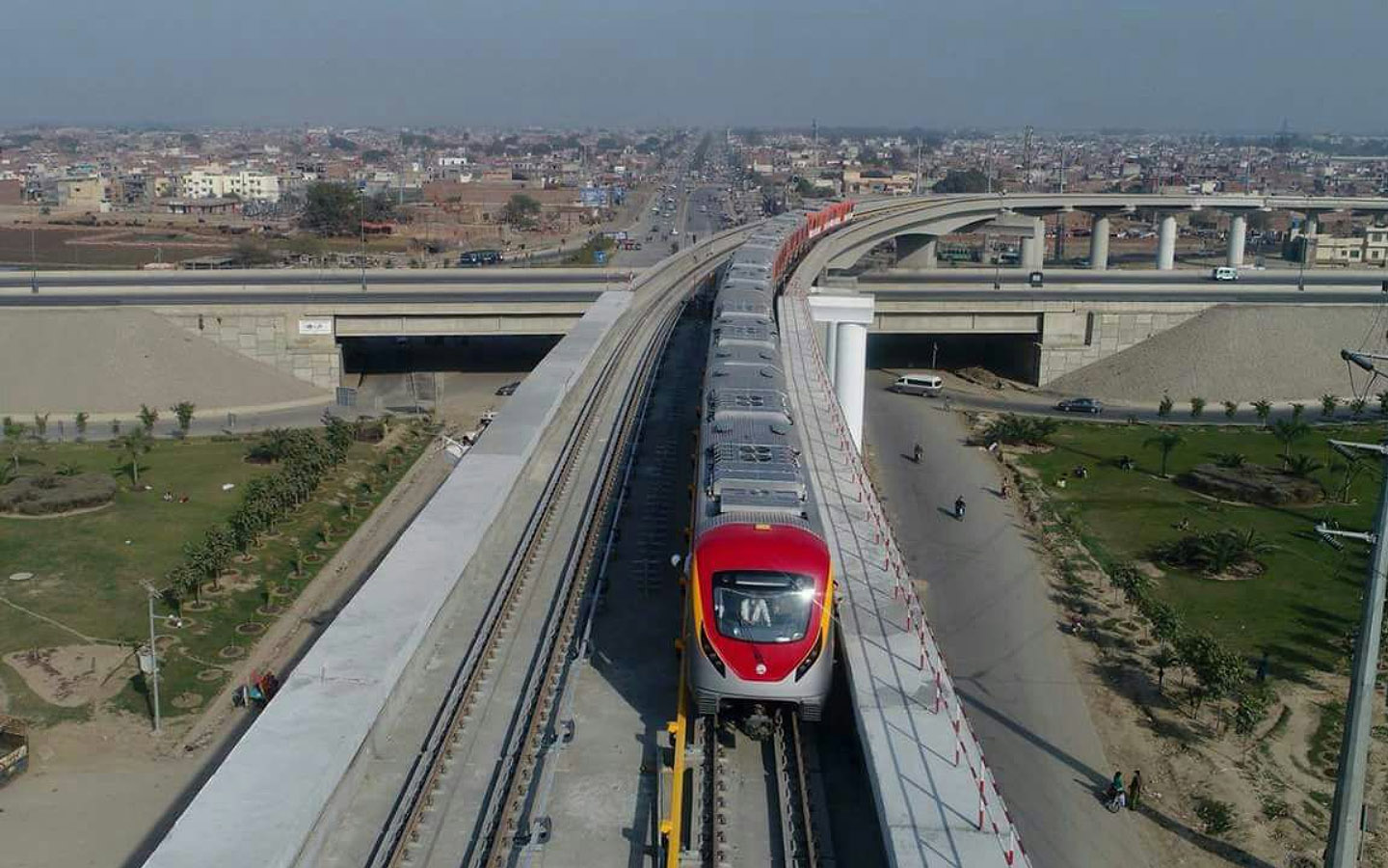 Orange Line Metro Train: Features, Benefits & More! | Zameen Blog