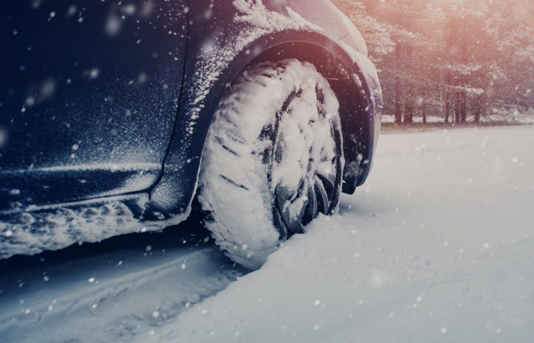 Simple Hacks for When Your Car Gets Stuck in the Snow | Zameen Blog