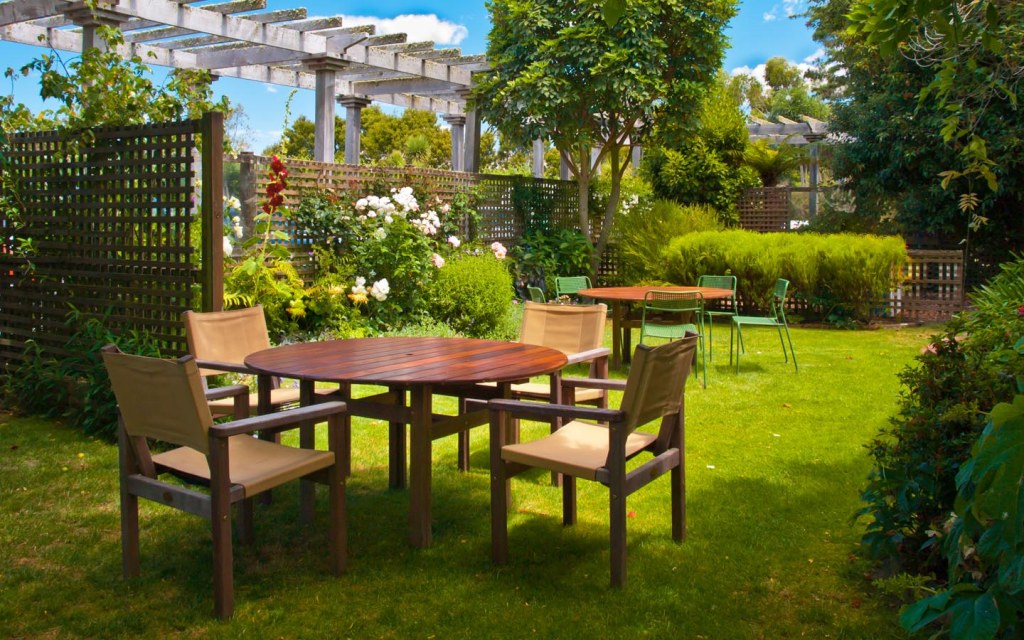 Best Garden Features for Your Home Decor | Zameen Blog
