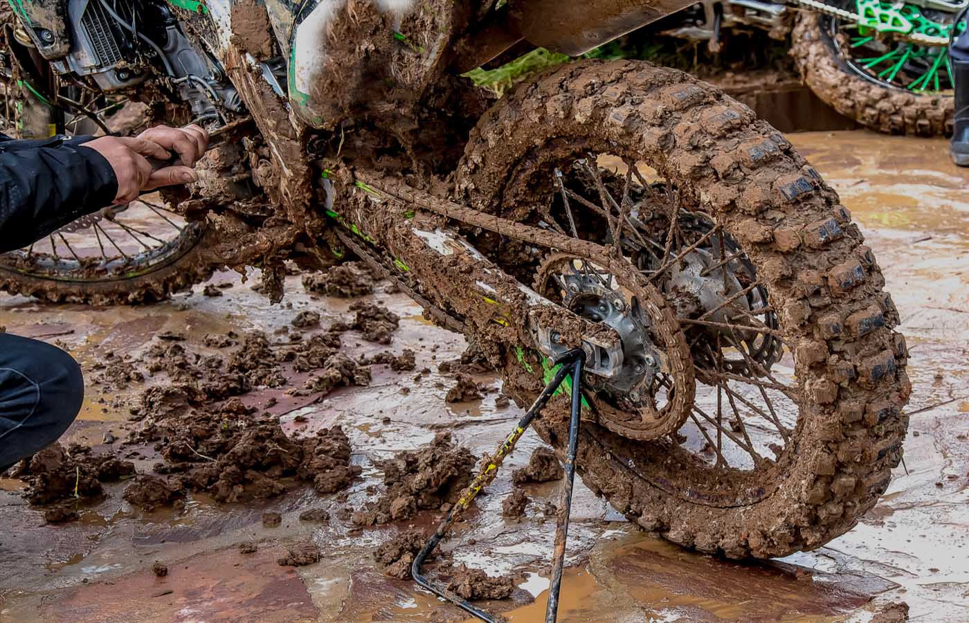 Safety Tips For Riding a Bike in the Rain | Zameen Blog