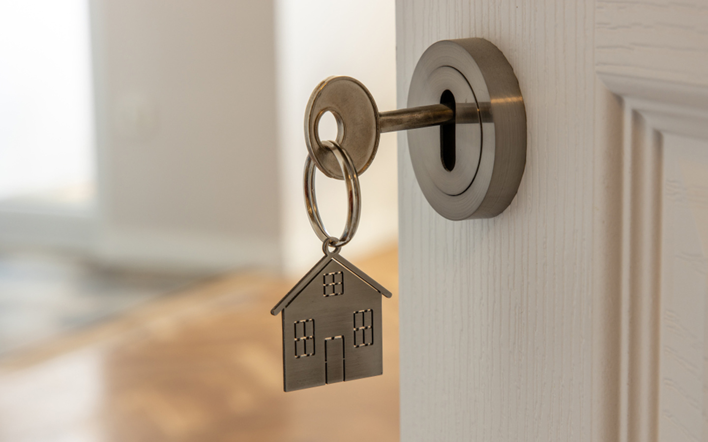 Tips to Secure Your Home While Living Alone in Pakistan | Zameen Blog