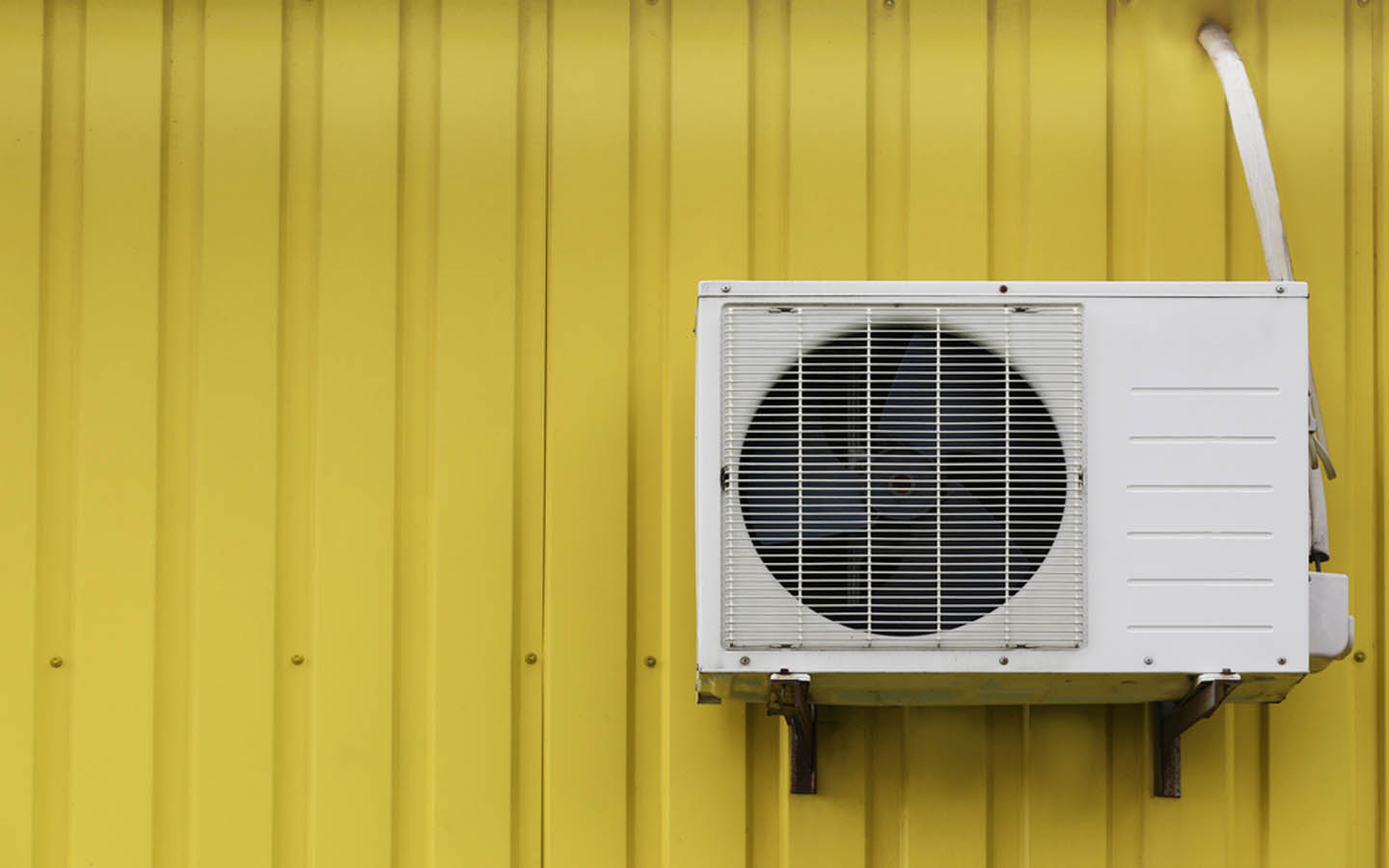 Inverter AC vs Normal AC: Which One Should You Buy? | Zameen Blog