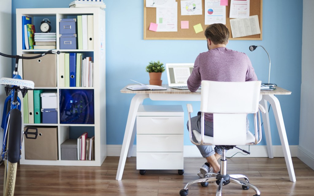 Pros and Cons of Having to Work from Home | Zameen Blog