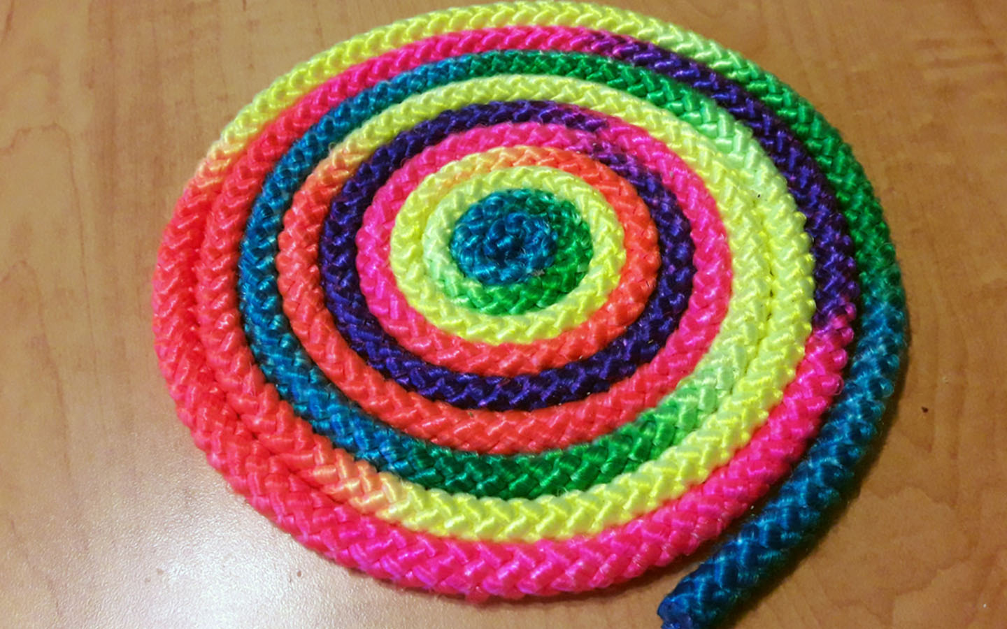 How to Make a Homemade Rug from Scratch | Zameen Blog