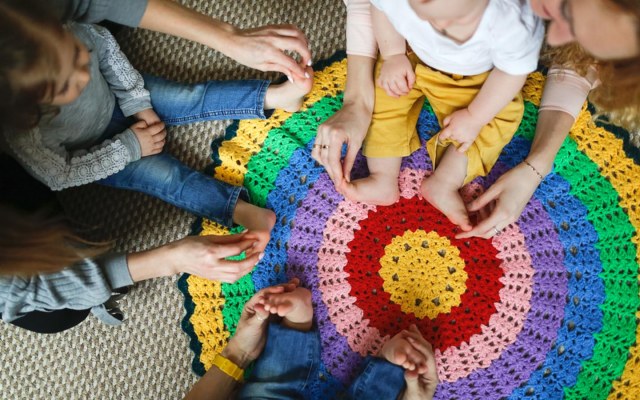 How to Make a Homemade Rug from Scratch | Zameen Blog