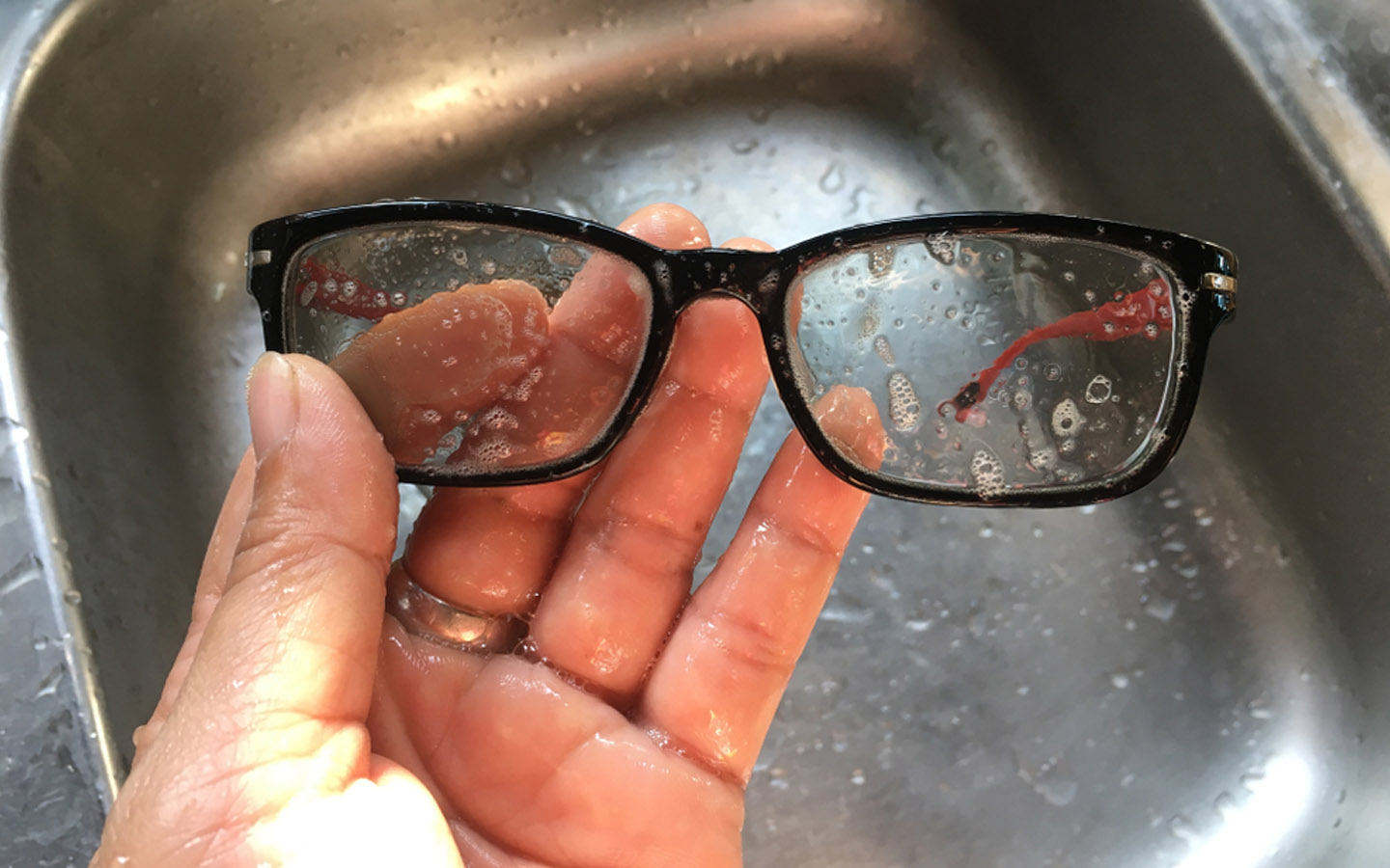 How to Properly Wear a Face Mask for COVID-19 Protection | Zameen Blog