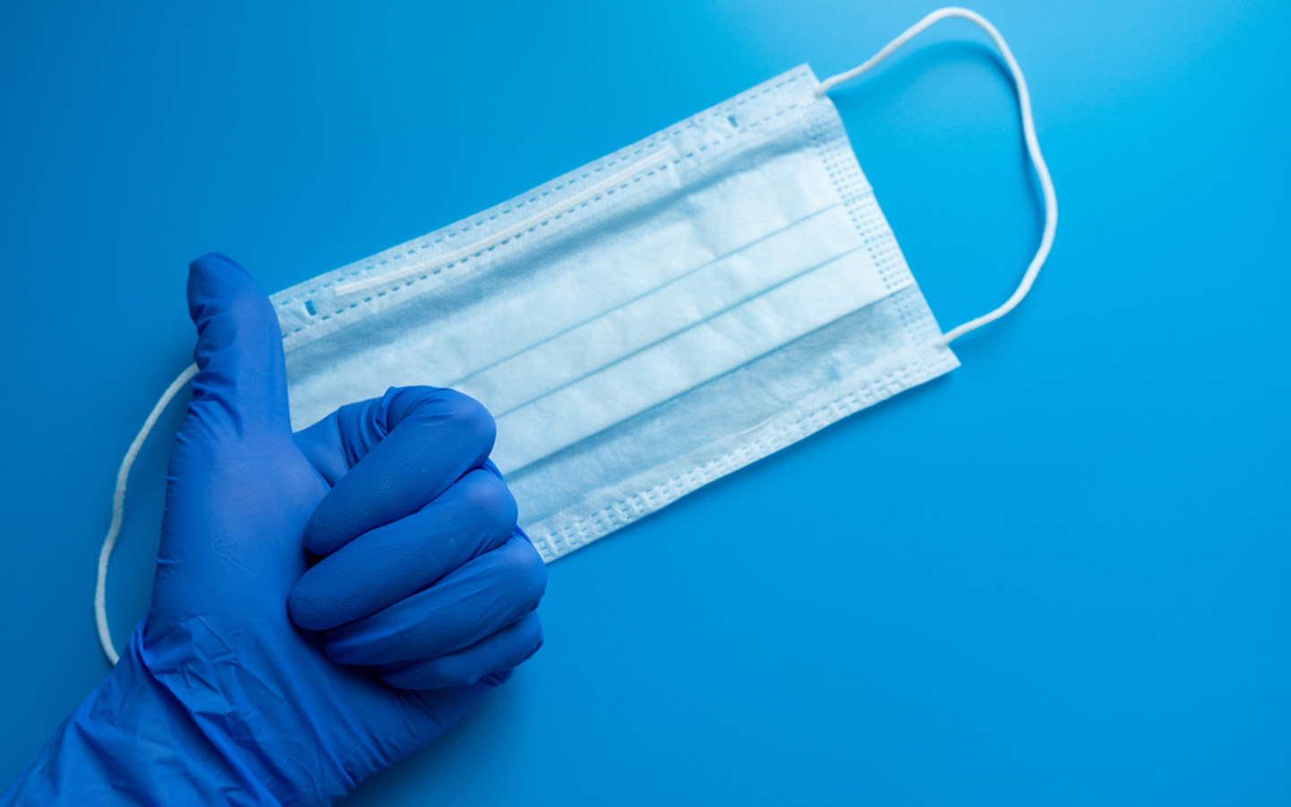 How to Properly Wear a Face Mask for COVID-19 Protection | Zameen Blog