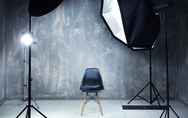 Setting Up a Photography Studio at Home: Tips & Tricks | Zameen Blog