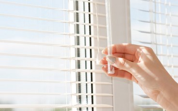 Guide to Install Window Blinds: Tools, Equipment & More | Zameen Blog
