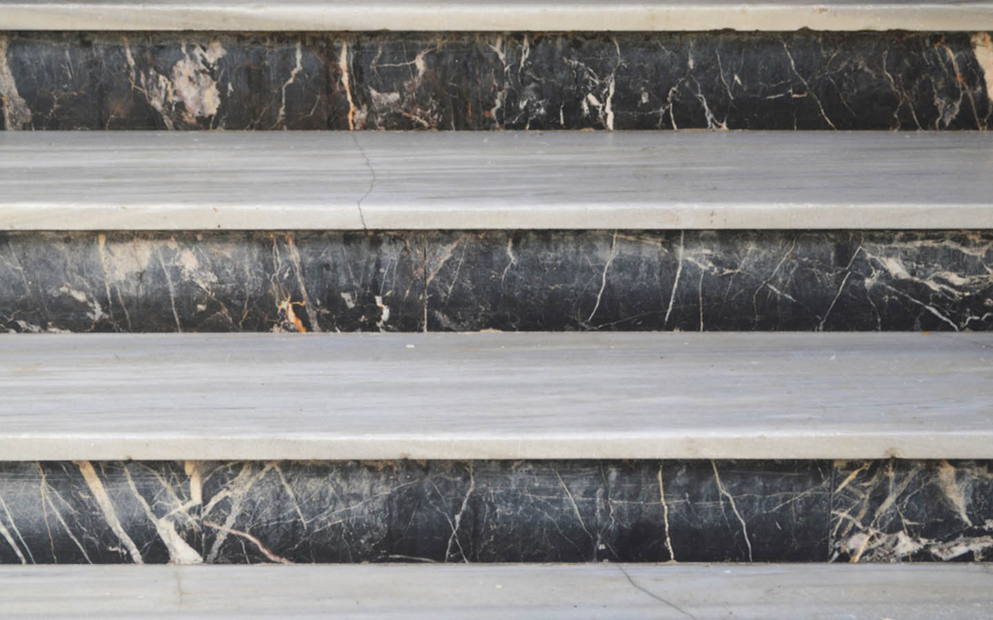 Marble Stair Designs: Prices, Options & More | Zameen Blog