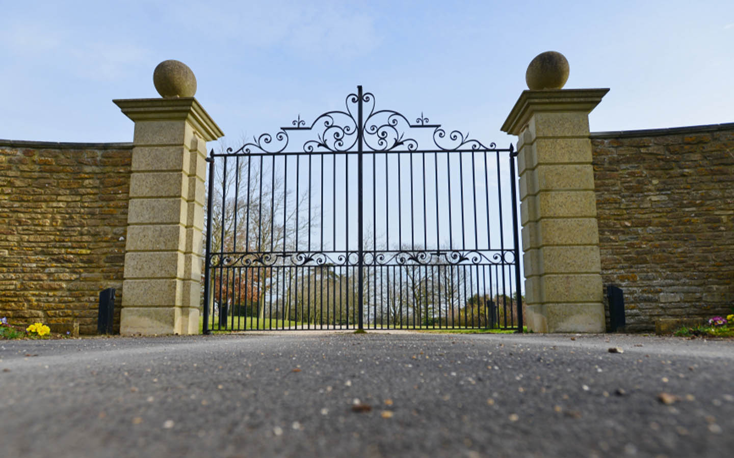 How to Build Stable Boundary Walls | Zameen Blog