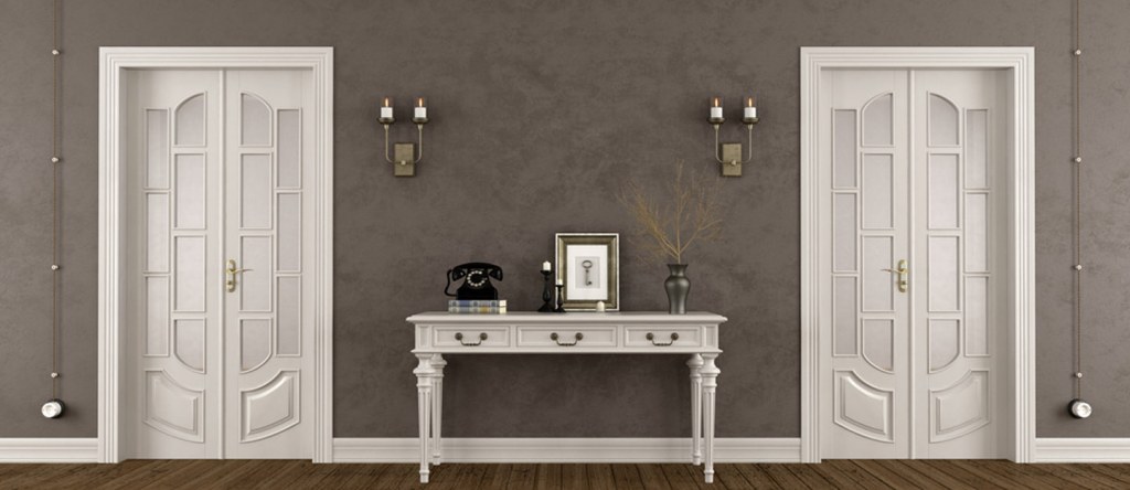 Best Ways to Decorate and Style a Console Table | Zameen Blog