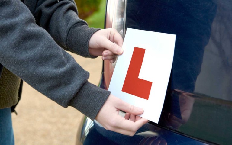 How to Apply for a Driving Licence in KPK? | Zameen Blog