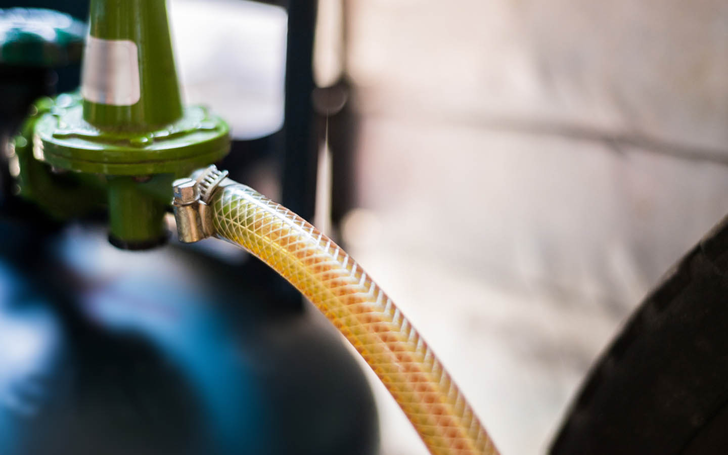 Important Gas Cylinder Safety Tips | Zameen Blog