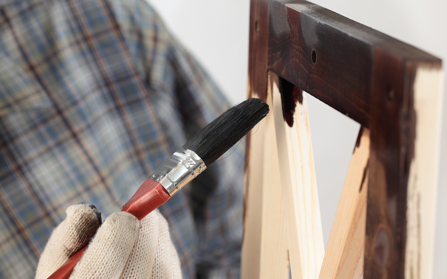 Step-by-Step Guide & Tips for Staining Wood | Zameen Blog