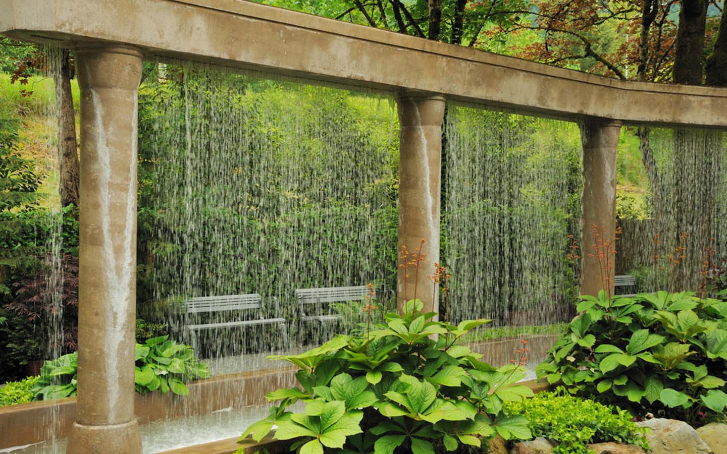 Stunning Water Wall Ideas For Your Patio & Garden | Zameen Blog