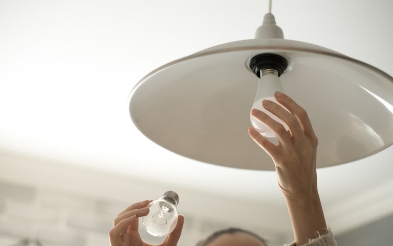 Top 10 Reasons Why Light Bulbs Keep Burning Out Quickly? | Zameen Blog