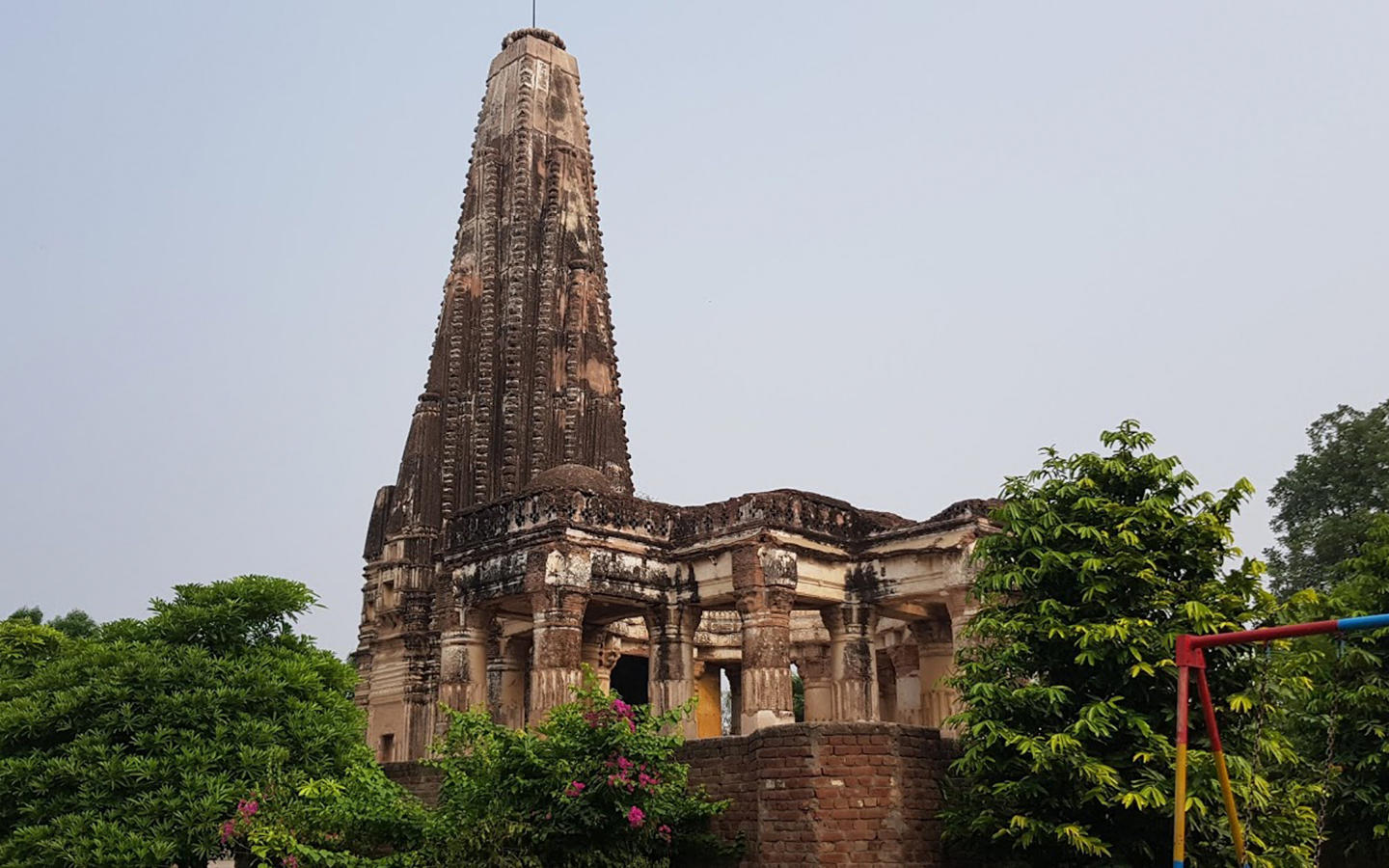 Temples In Pakistan & The Importance They Hold | Zameen Blog